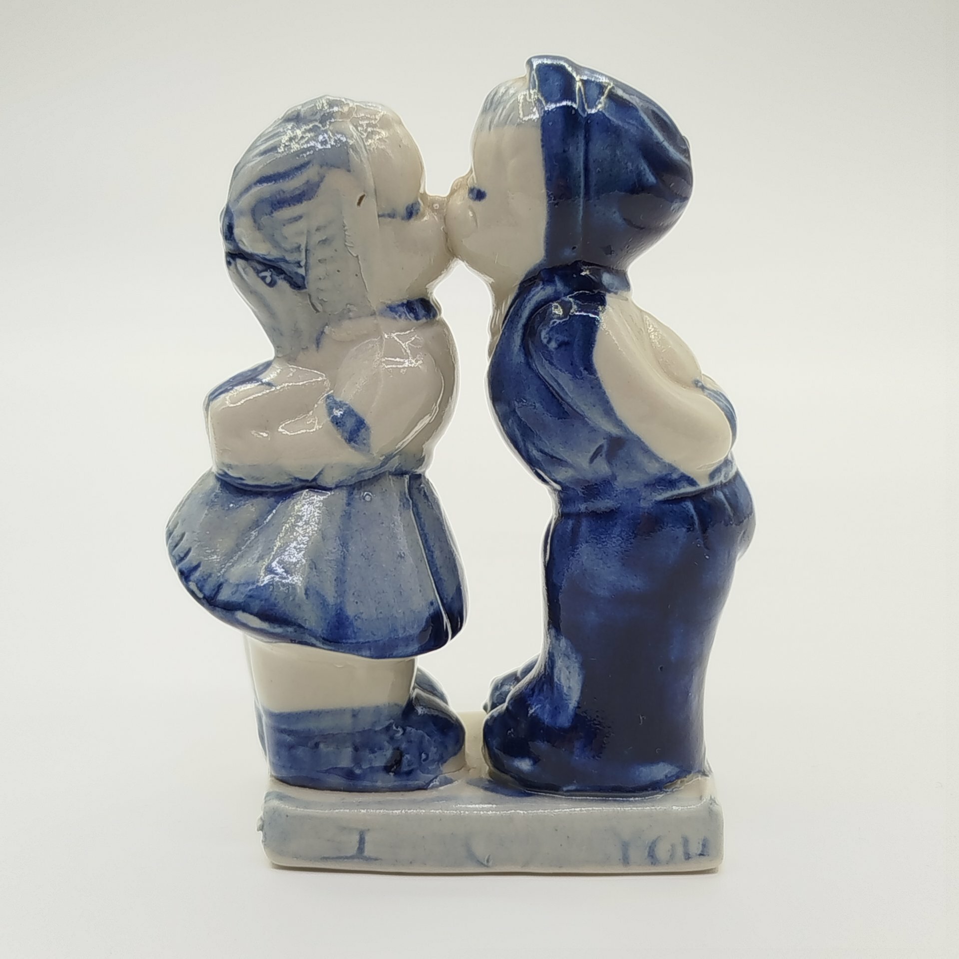 Статуэтка "Первый поцелуй", фарфор, роспись, Нидерланды, 1980-2000 гг.