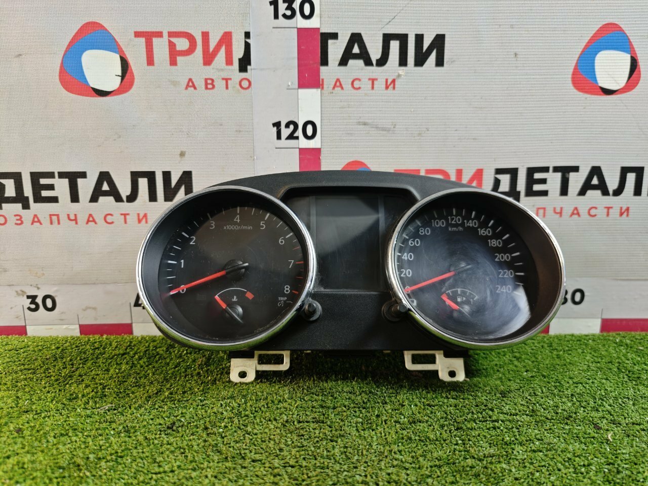 Панель приборов Nissan Qashqai 1.6 HR16 2011 (б/у)