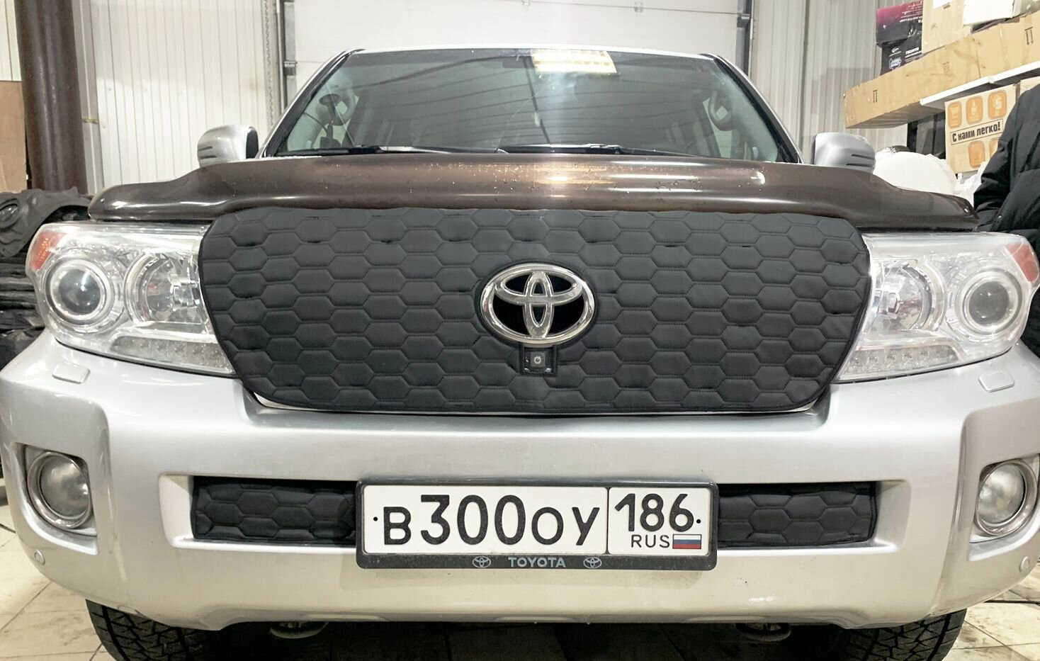 Утеплитель радиатора Экономия топлива Toyota Land Cruiser 200 Тойота Ленд Крузер (2012-2015) камера