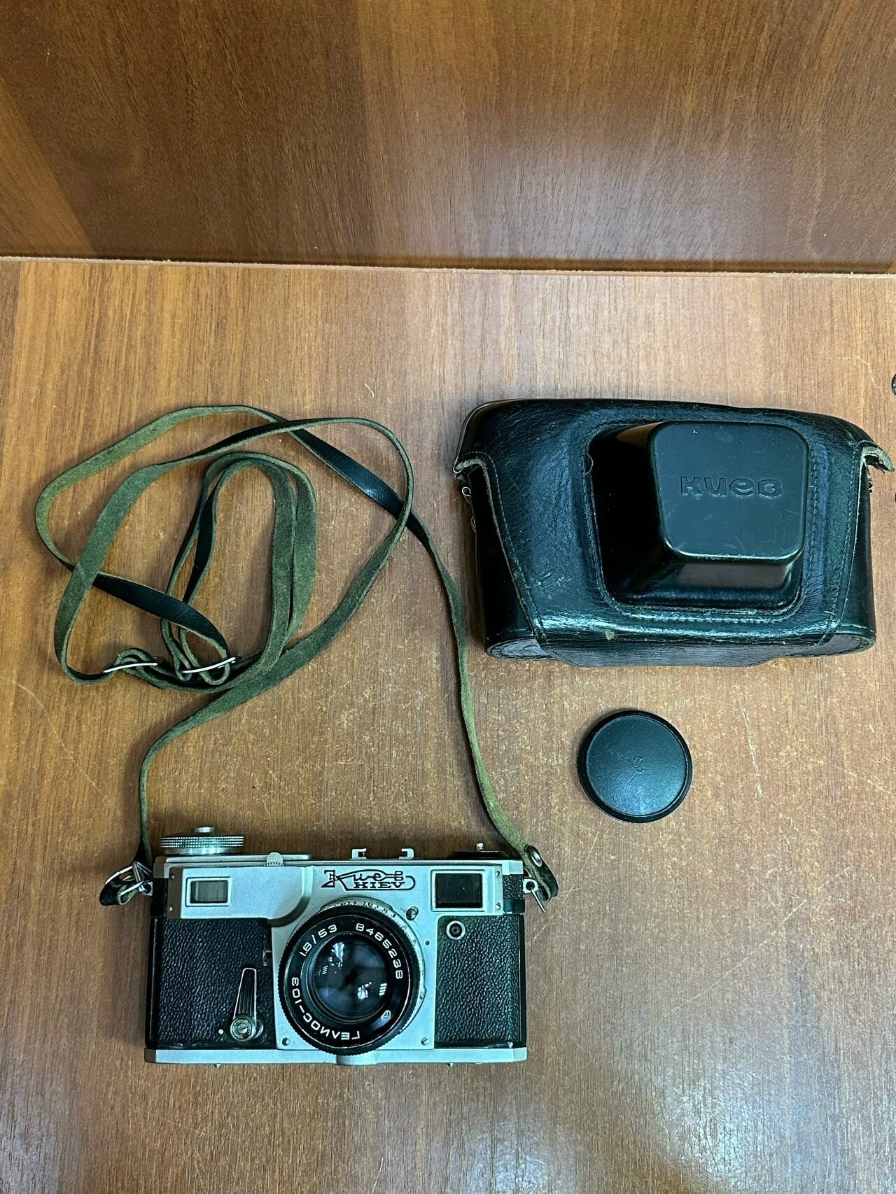 Фотоаппарат "Киев" объектив Гелиос-103 СССР в чехле Рабочий! Винтаж!