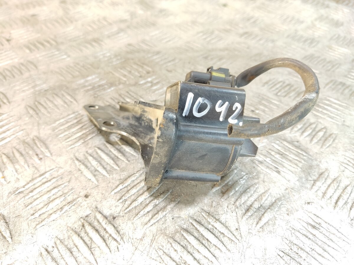 Насос водяной помпа VOLKSWAGEN Touareg 2010 2018 059121012A