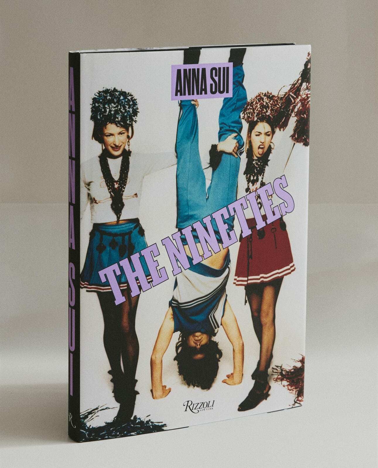Книга ZARA HOME "The Nineties x Anna Sui", твердый переплет, 320x210x30 мм