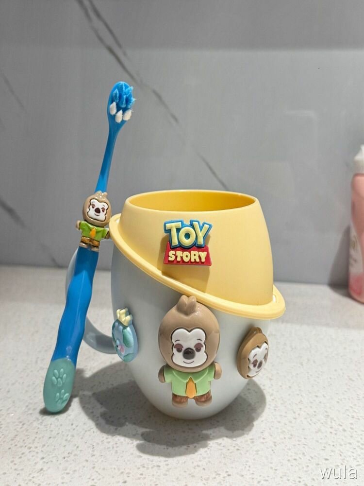 Кружка Toy Story с подставкой и зубной щёткой, 3D дизайн, для детей, 400 мл, яркие цвета — фото 1