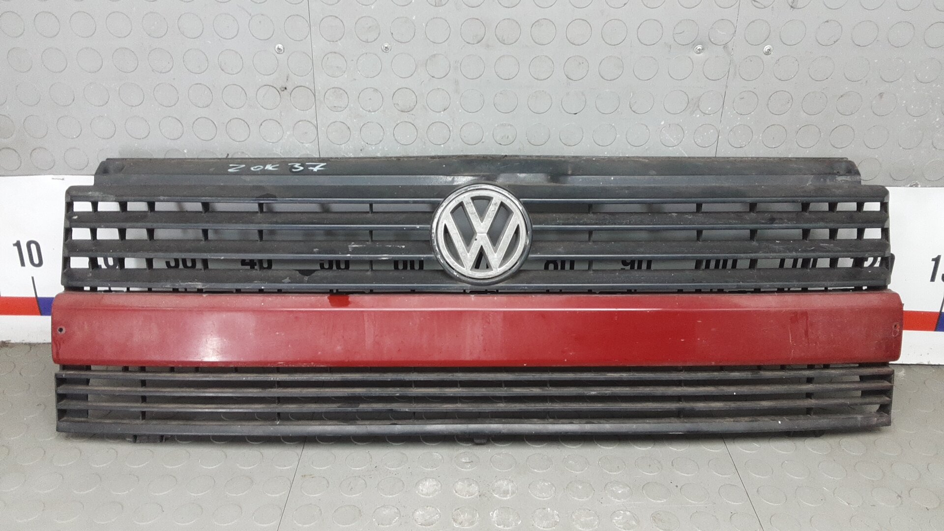 Решетка радиатора VOLKSWAGEN TRANSPORTER T4
