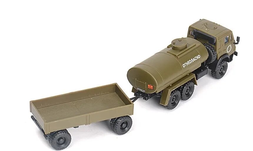 Сборная модель автомобиля КАМАЗ-5350, масштаб 1/72, зеленый, пластик, 32 детали, длина 20 см, без клея — фото 1