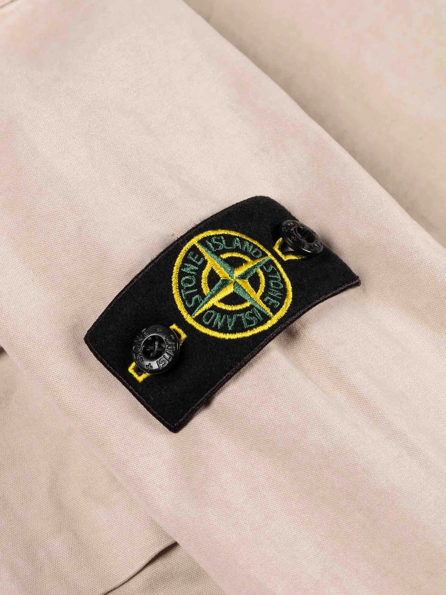 Куртка Stone Island Compass-patch pocket-detail jacket, размер 170, бежевый цветы мелкие — фото 1