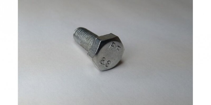 Болт M8x20 усиленный UM03-000-021
