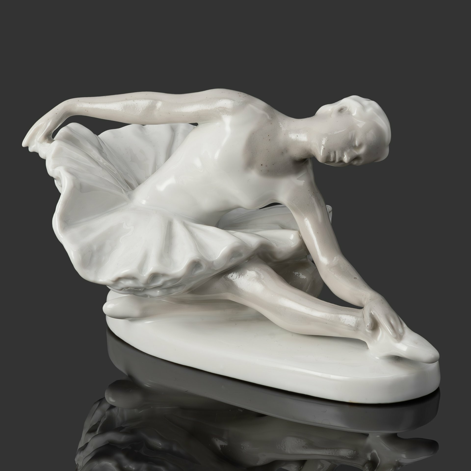 Статуэтка «Умирающий лебедь» (без росписи), скульптор Сычёв В. И, фарфор