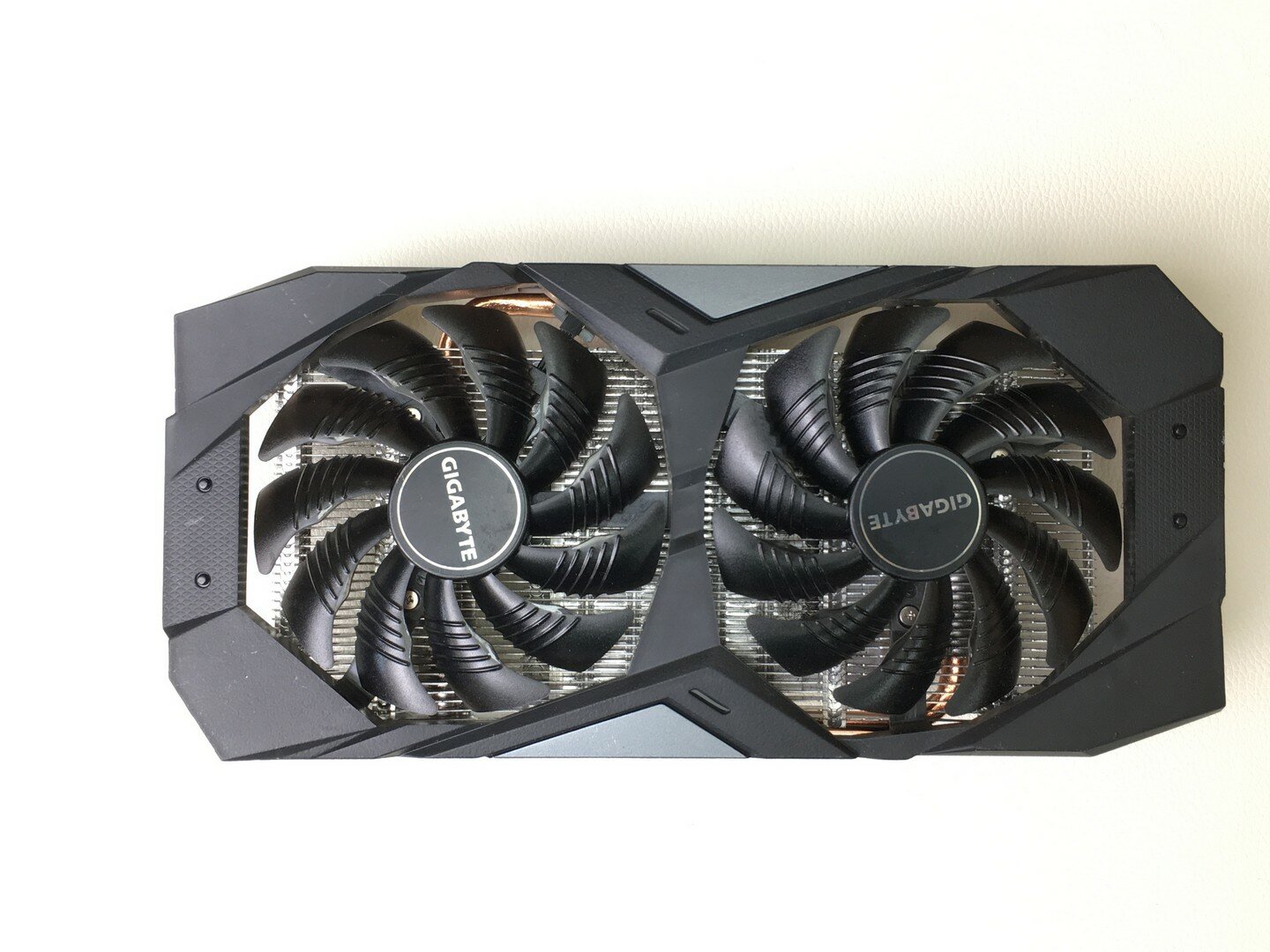 Вентилятор с радиатором для видеокарты GeForce RTX 1660 Super Gigabyte