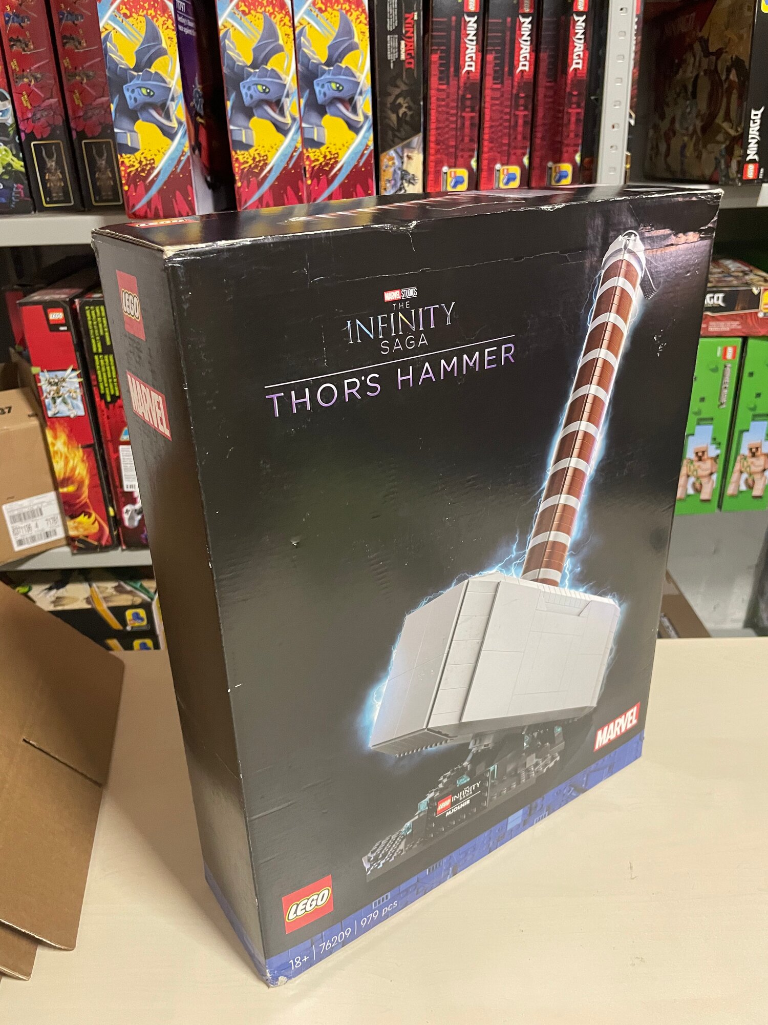 Конструктор LEGO Marvel Super Heroes 76209: Thor's Hammer