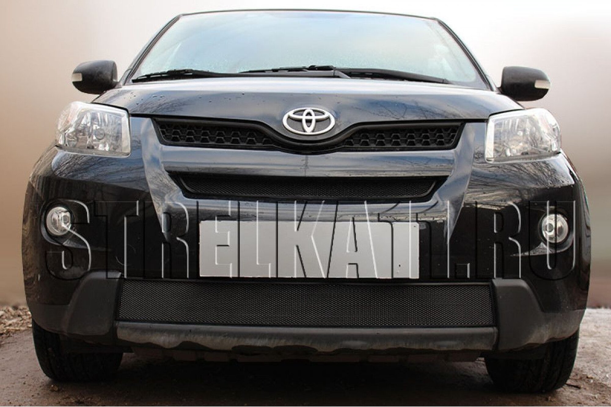 Защитная сетка радиатора с окантовкой и защелками для TOYOTA Urban Cruiser 2009-, 2шт
