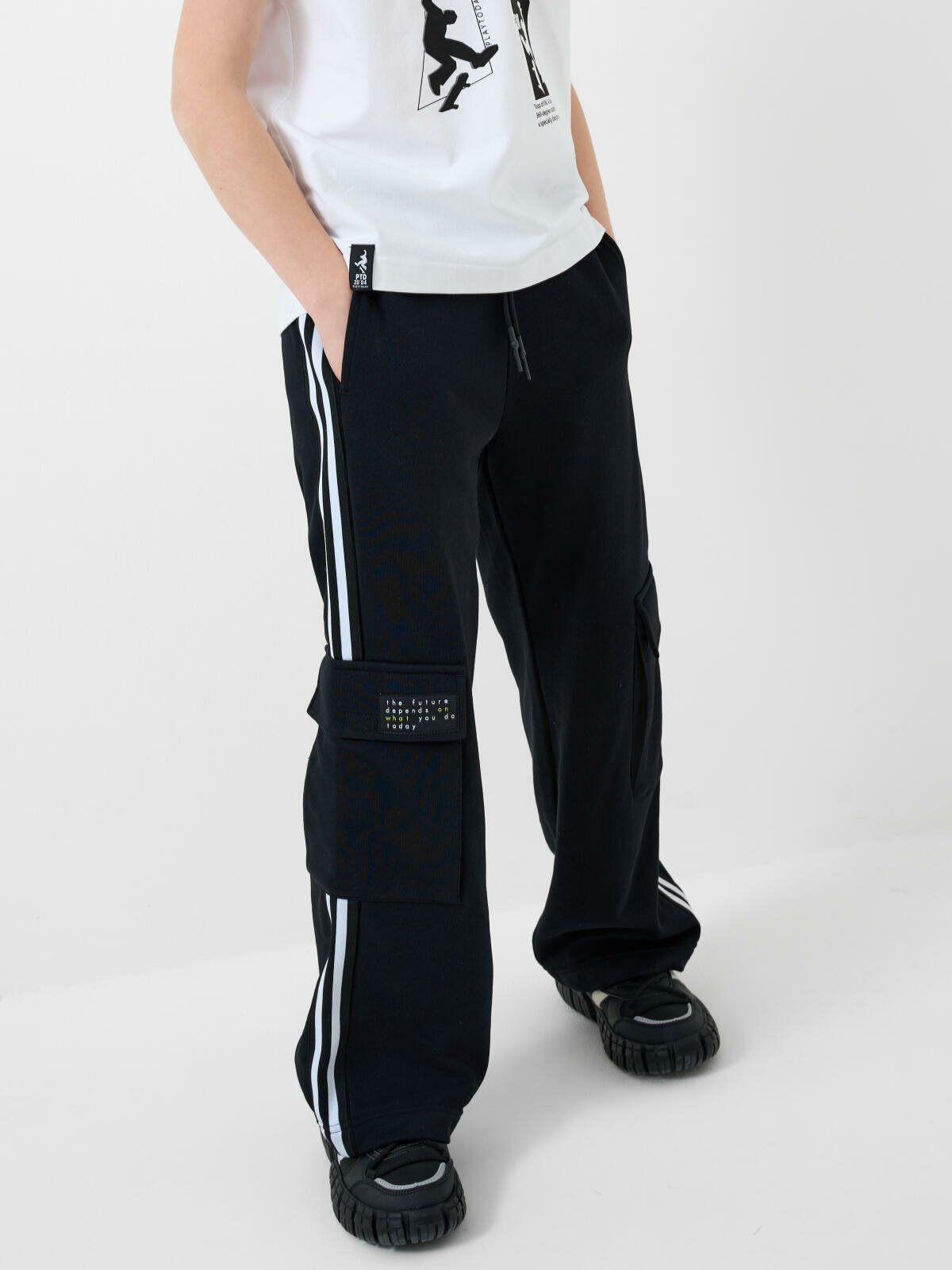 Брюки спортивные