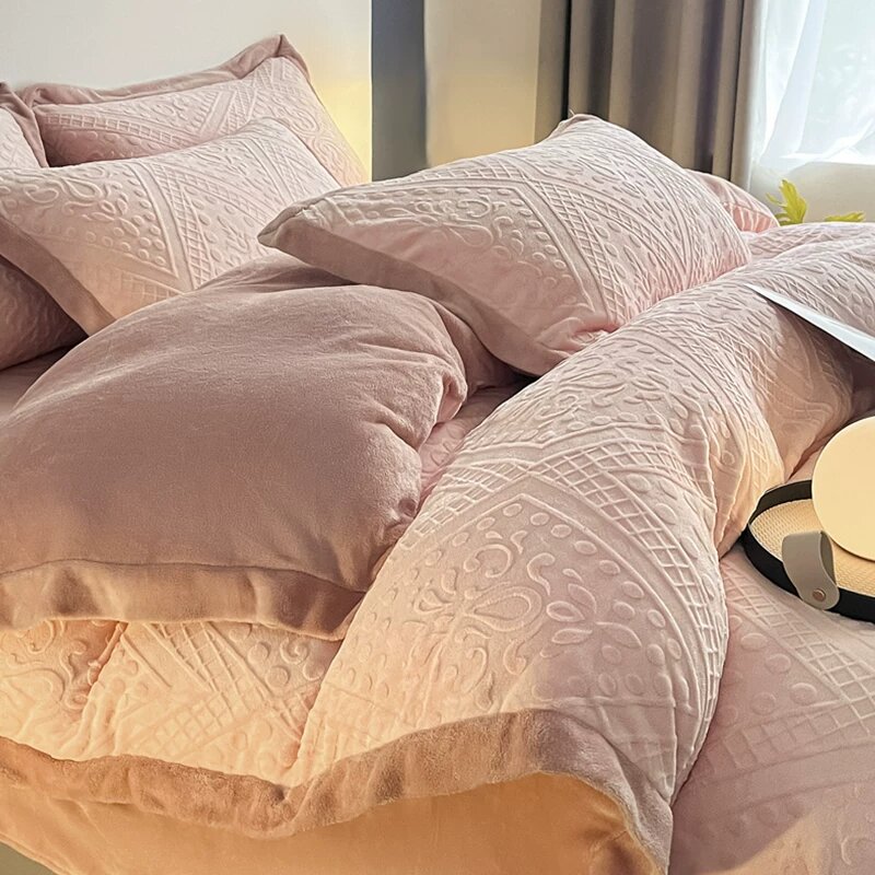 Комплект постельного белья Miniso из четырех предметов: зимний, из молочного вельвета, на флисовой подкладке,