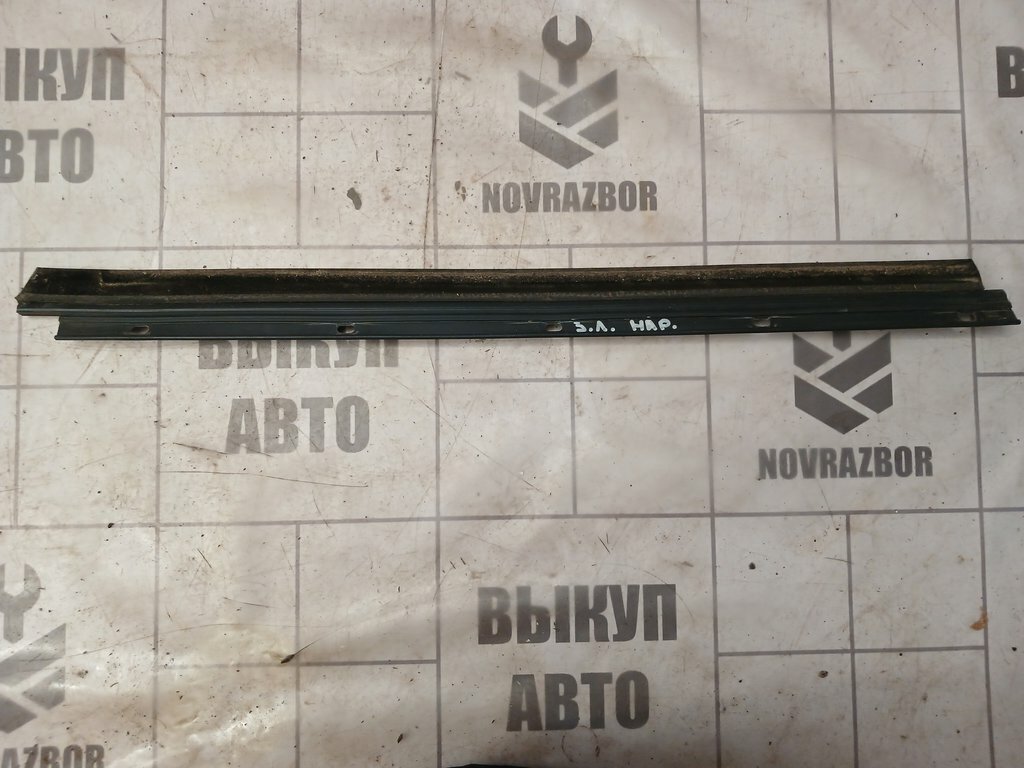 Молдинг заднего стекла Audi 80 90 B3 86-91