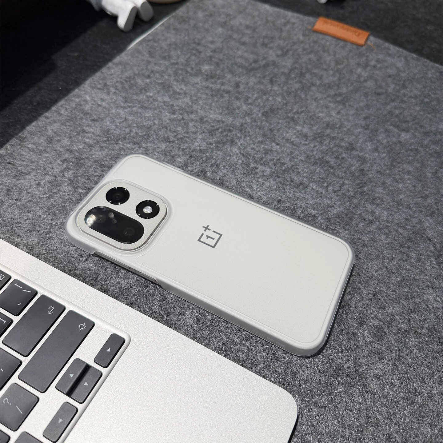 Прозрачный чехол для OnePlus 13S — фото 1