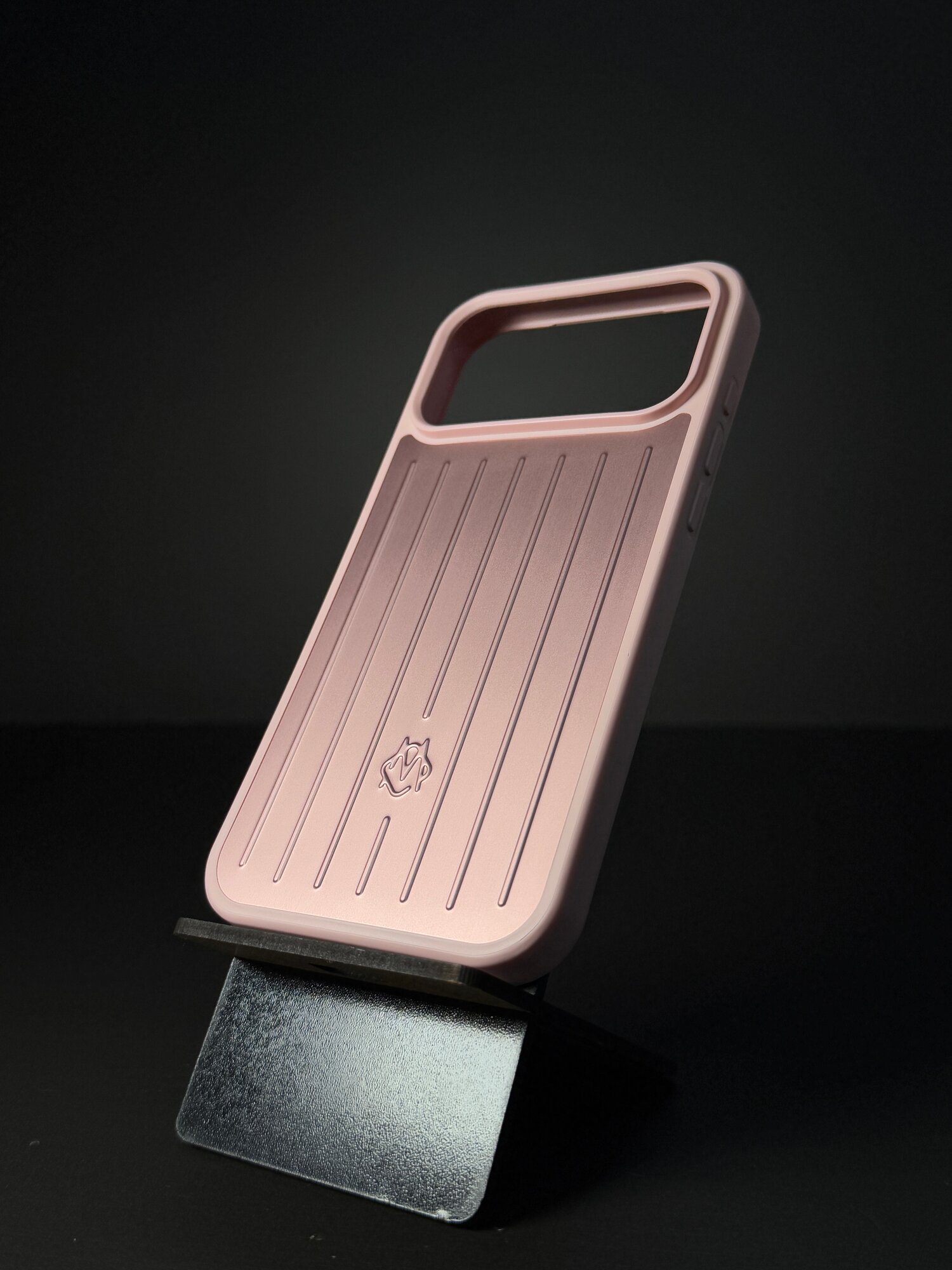 Чехол Rimowa Айфон 17 Про Макс / чехол Rimowa iPhone 17 Pro Max, розовый