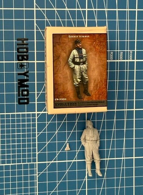 EM-35194 Фигурка для самостоятельной росписи 1:35 German tankman