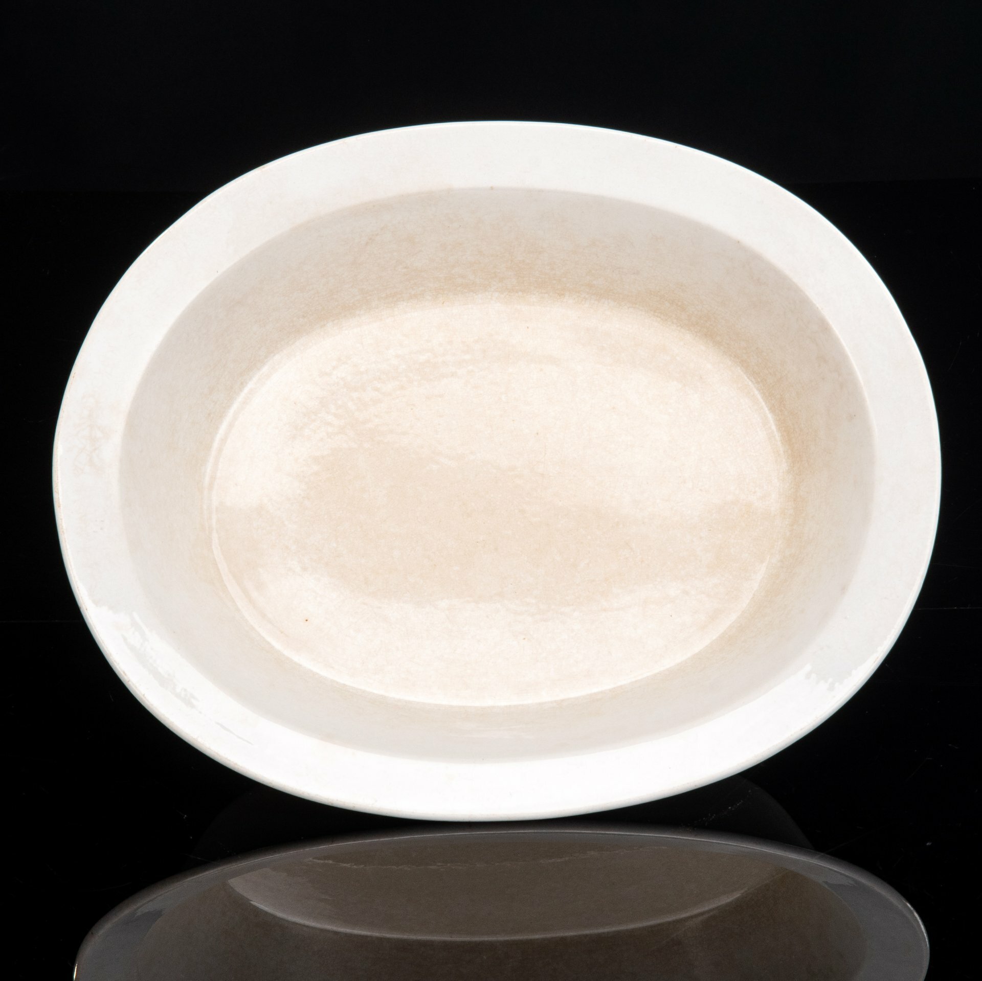 Блюдо глубокое овальной формы, фаянс, глазурь, Товарищество М. С. Кузнецова