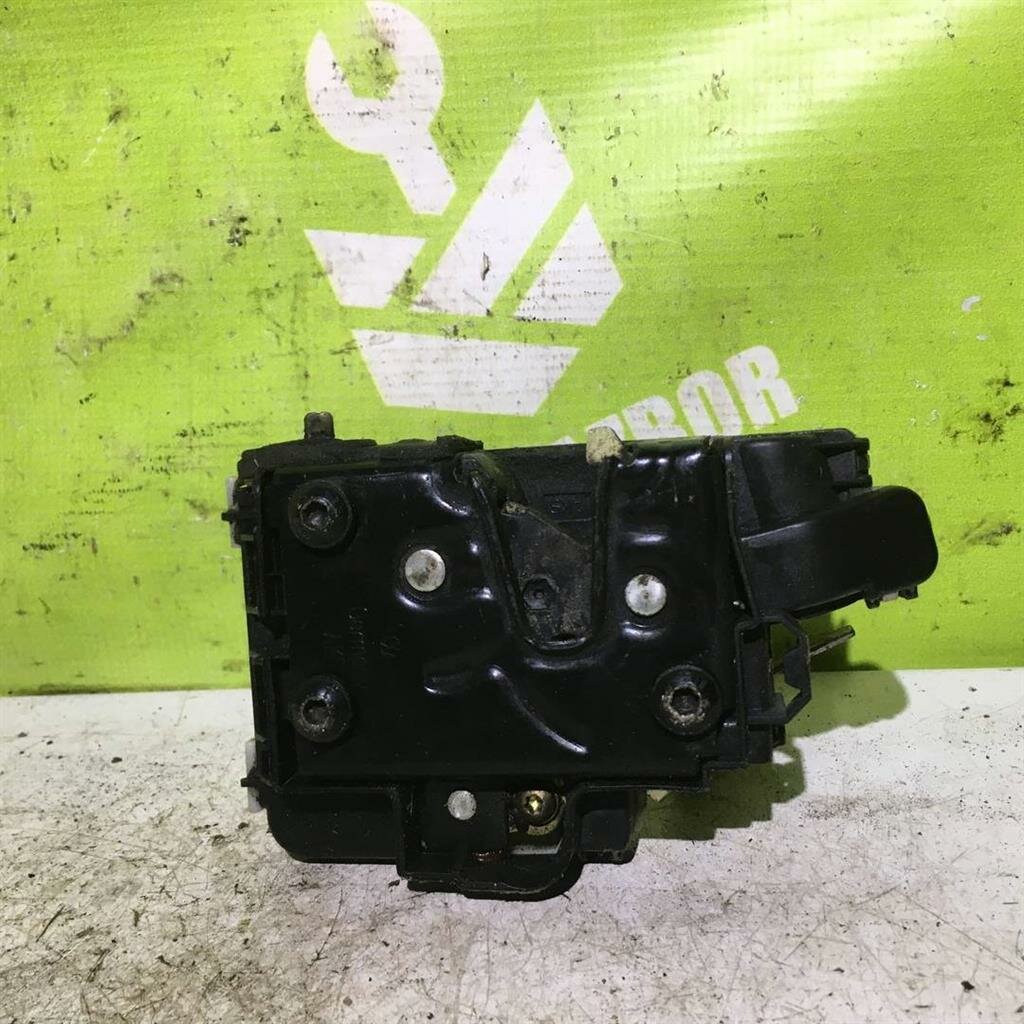 Замок двери задней правой VW Polo 99-01