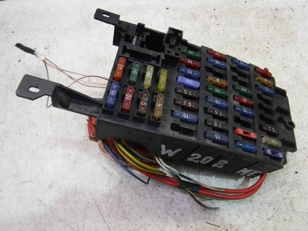 Блок предохранителей Mercedes-Benz C-класс W202/S202 (1993—1997) 2085450040