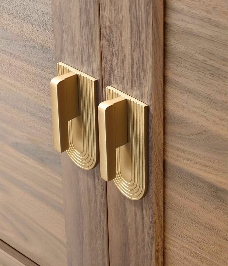 Ручка мебельная Relief, золото, 2 шт. для тумбы, для кухонной мебели, для комода, накладная, торцевая, профиль