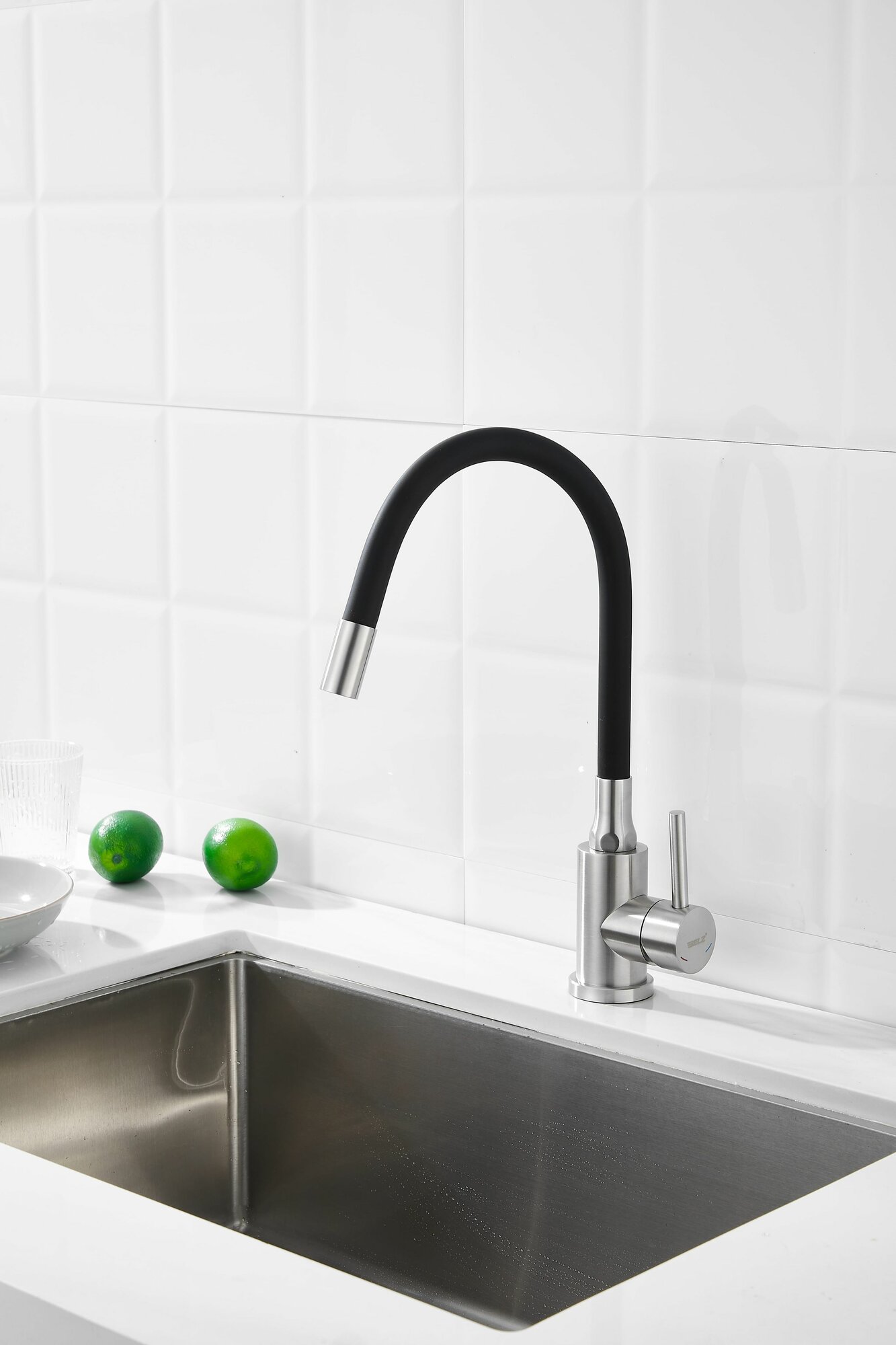 Смеситель для кухни с гибким изливом, кран сатин из нержавеющей стали на мойку B73809-1 BELZ