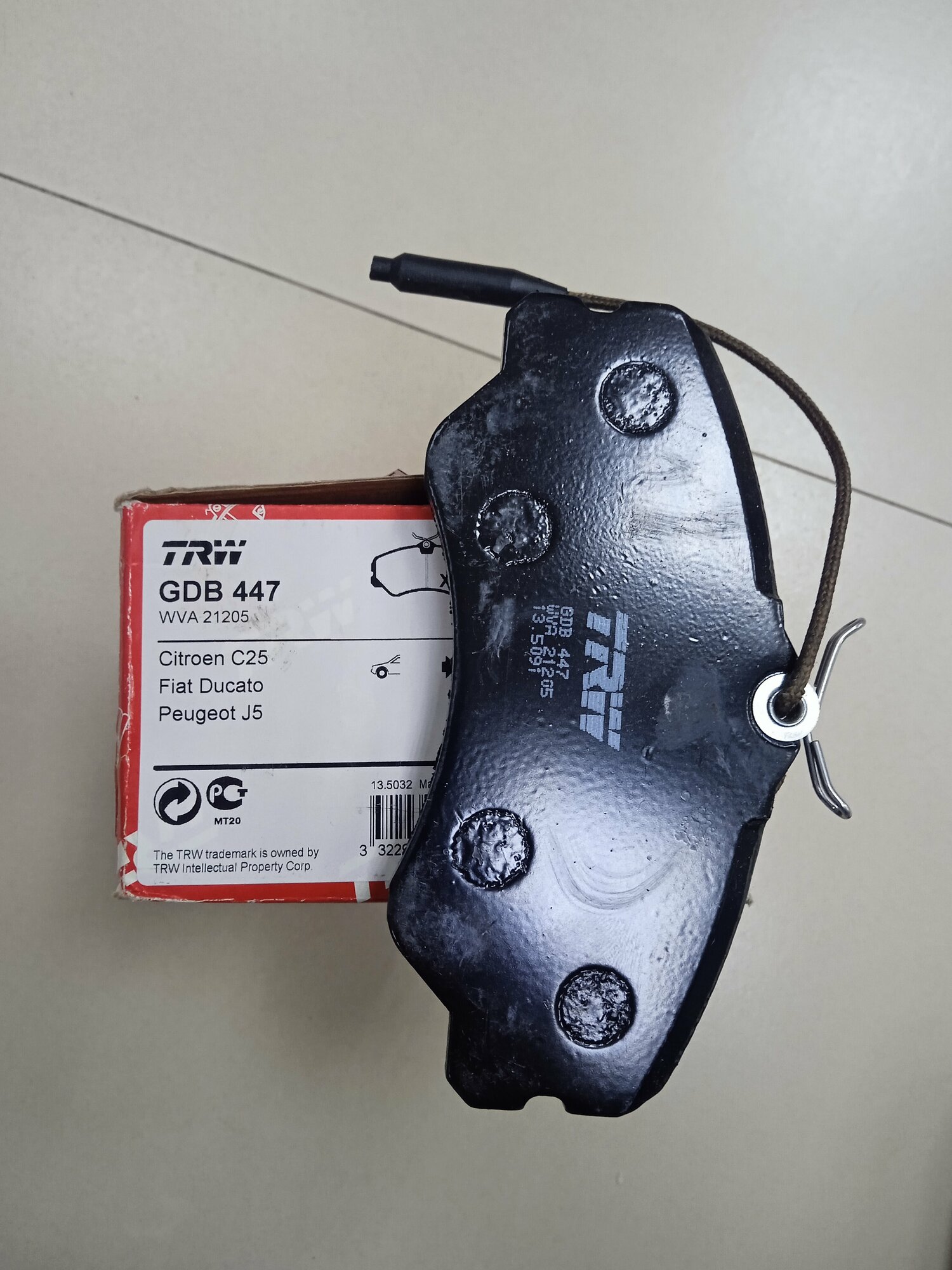 Колодки тормозные CITROEN/FIAT/PEUGEOT Jumper/Ducato передние GDB447 trw