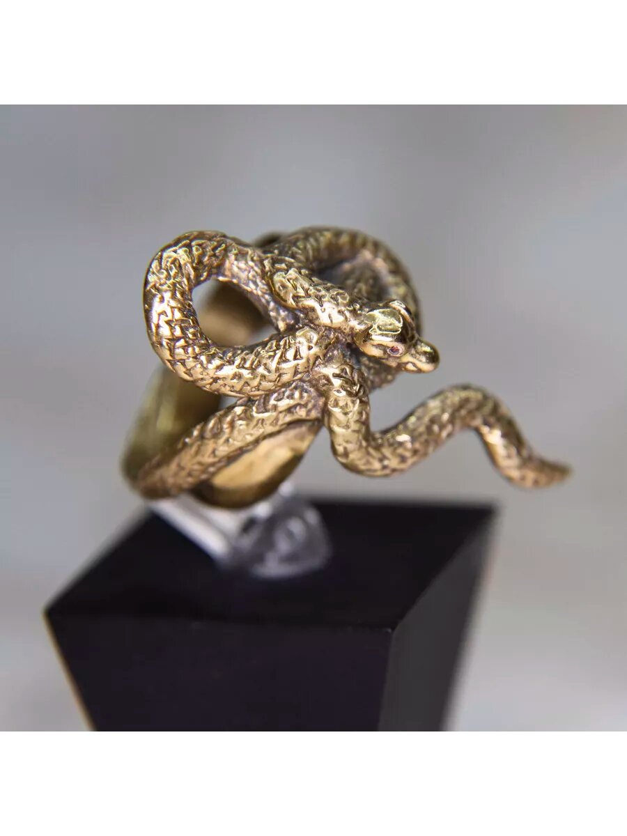 Кольцо, фианит