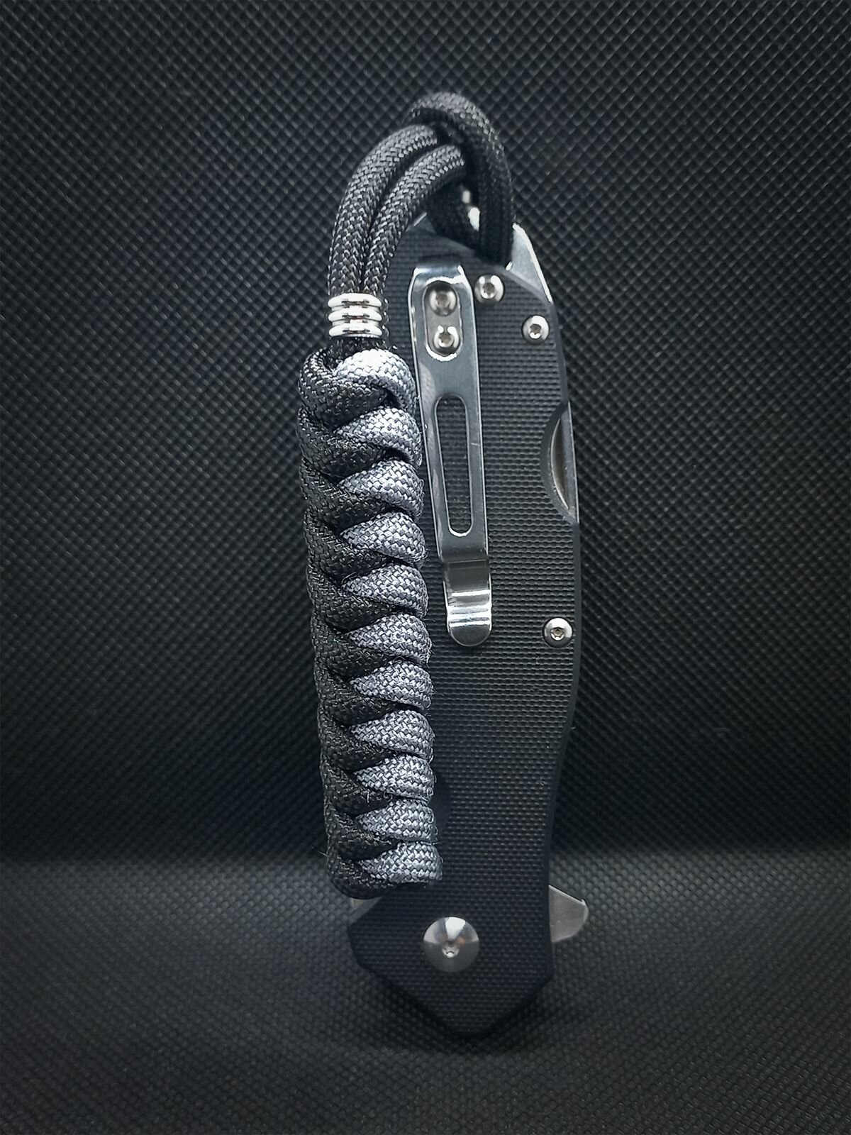 Темляк для ножей из паракорда 4 мм. "EDC-Z14-BS", цвет серый металлик/черный, общая длина 15 см, петля 8 см