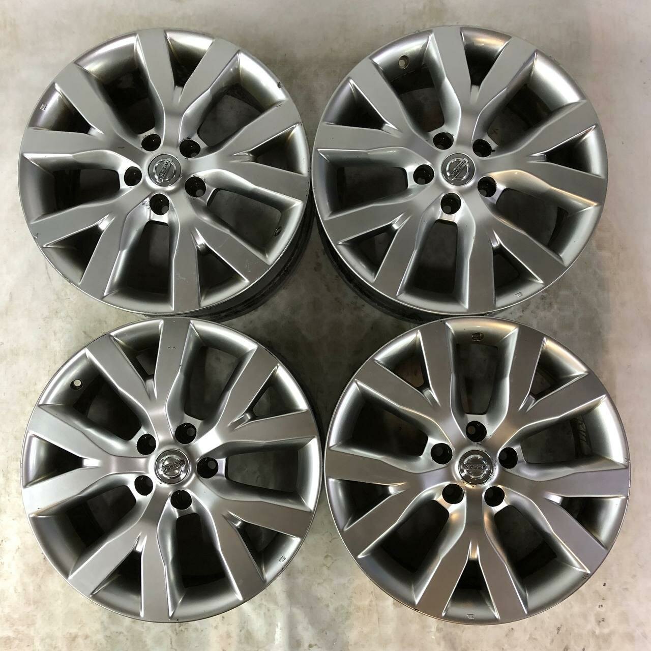 Колесные диски Nissan 18x7.5 PCD 5x114.3 D66.1 ET50 (оригинал)