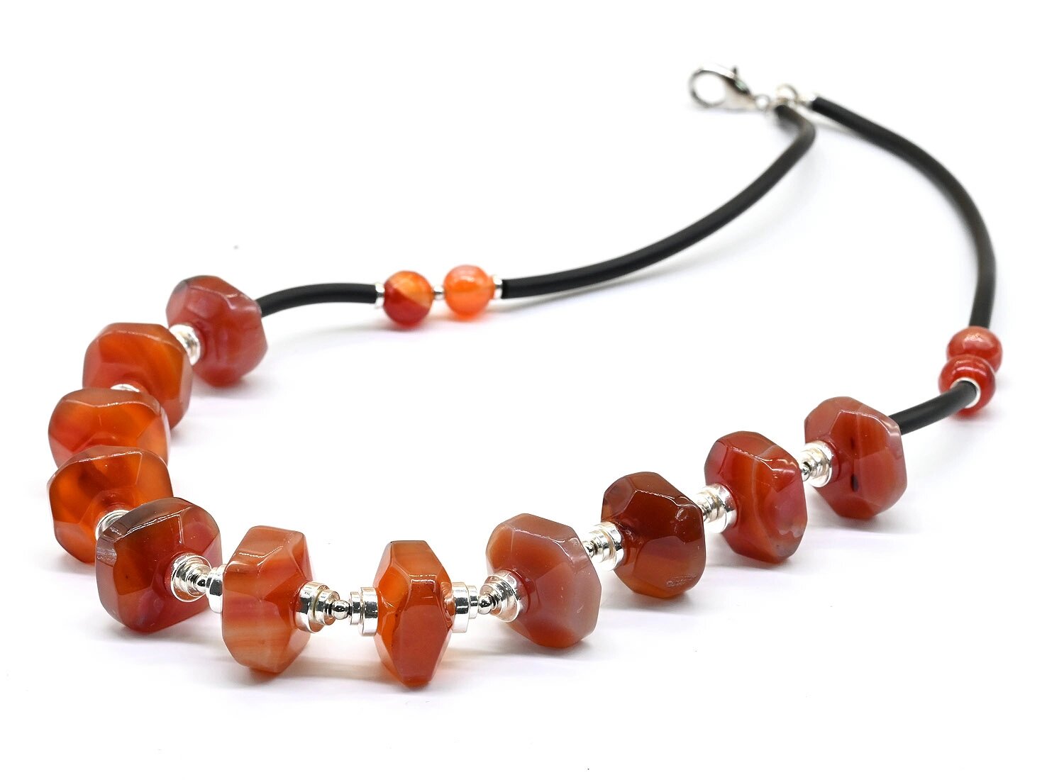 Колье, сердолик