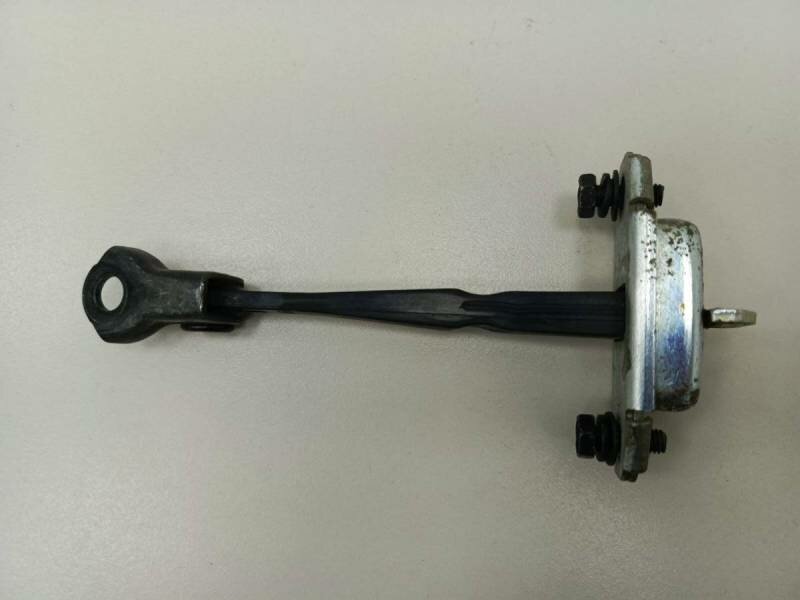 Ограничитель двери Kia Ceed JD 2012-2018