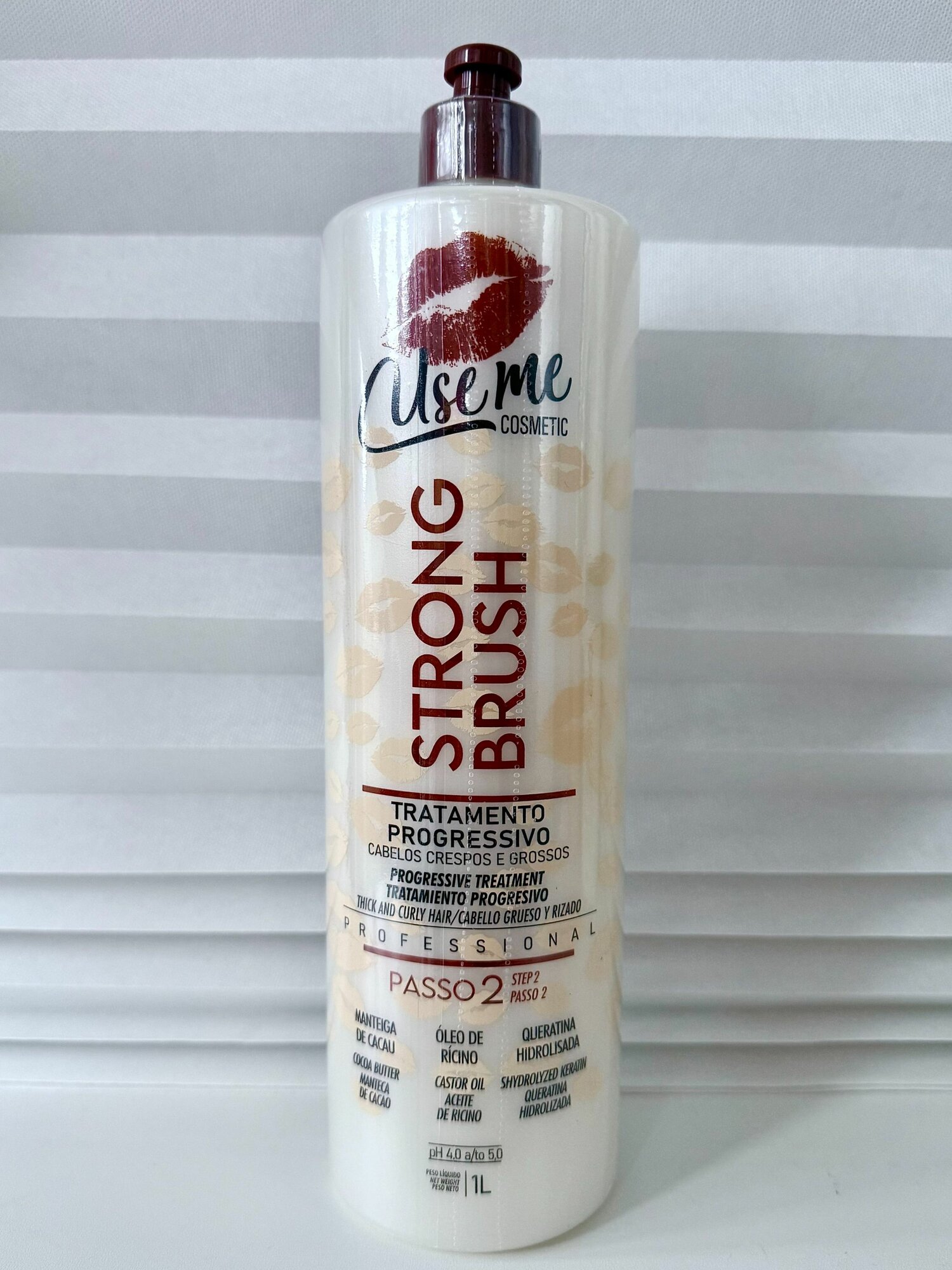 Кератин для выпрямления волос USE ME Strong Brush 1000 мл Мощное выпрямление для плотных и кудрявых волос