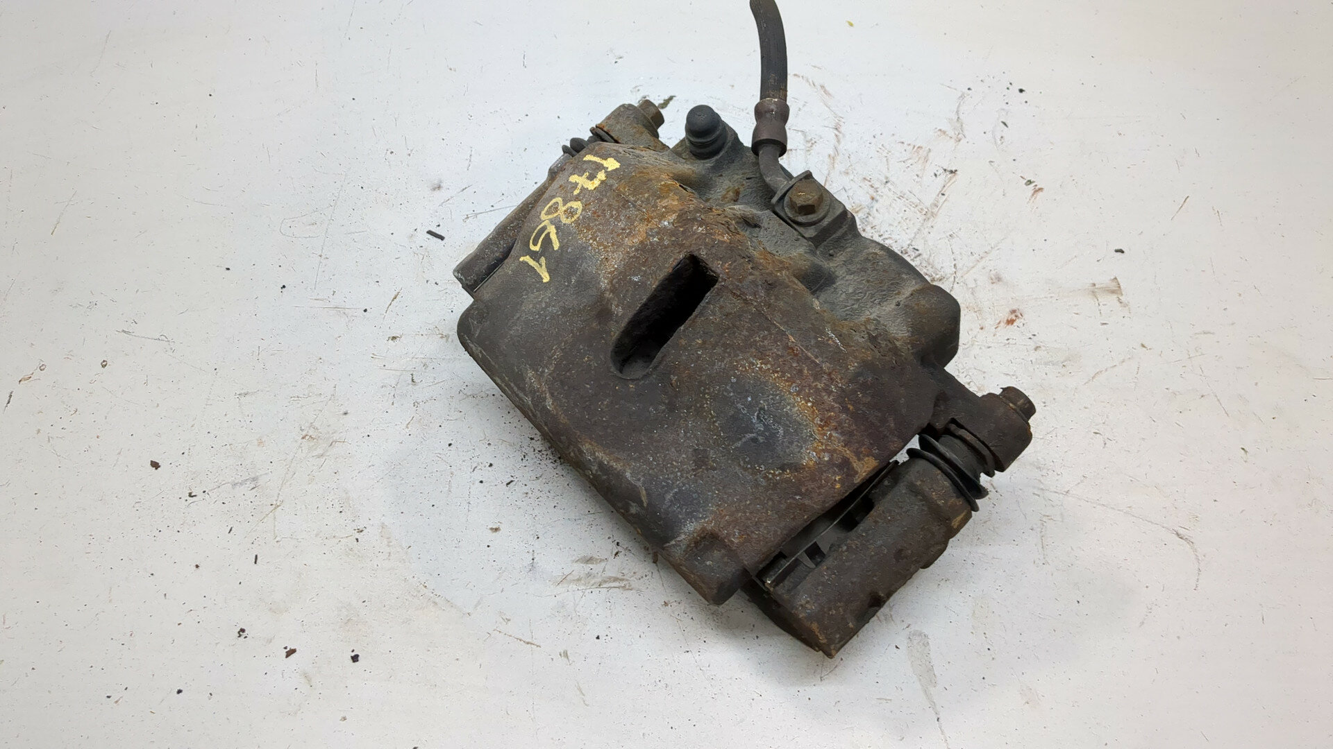 Суппорт правый передний Chevrolet Trailblazer Б/У