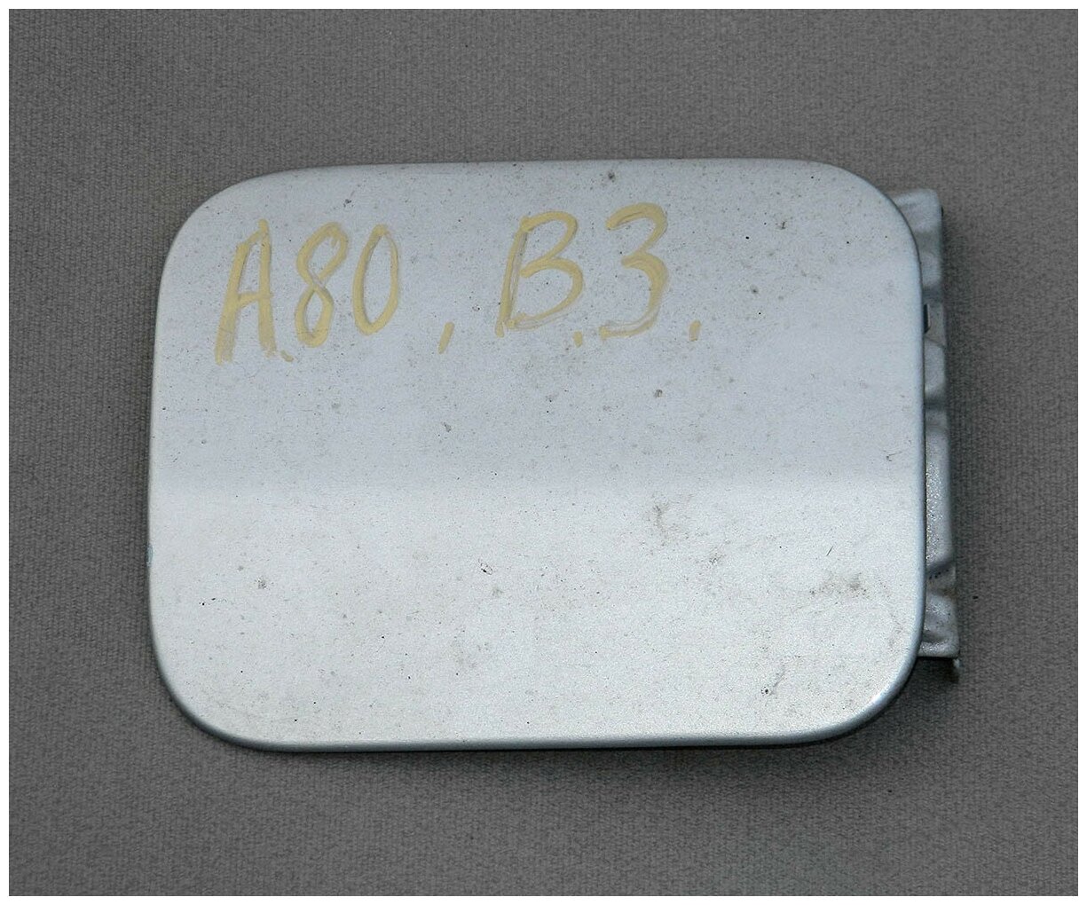 Лючок бензобака Audi 80 B3 `