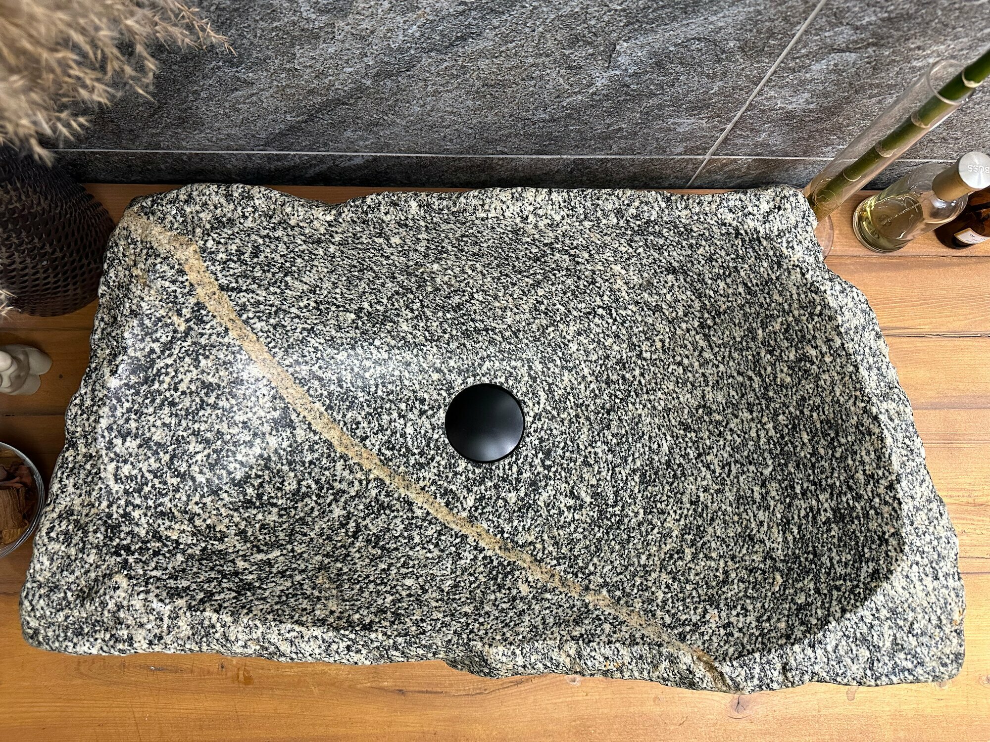 Раковина из натурального камня Black Swan, Olympos Mist (60x35)