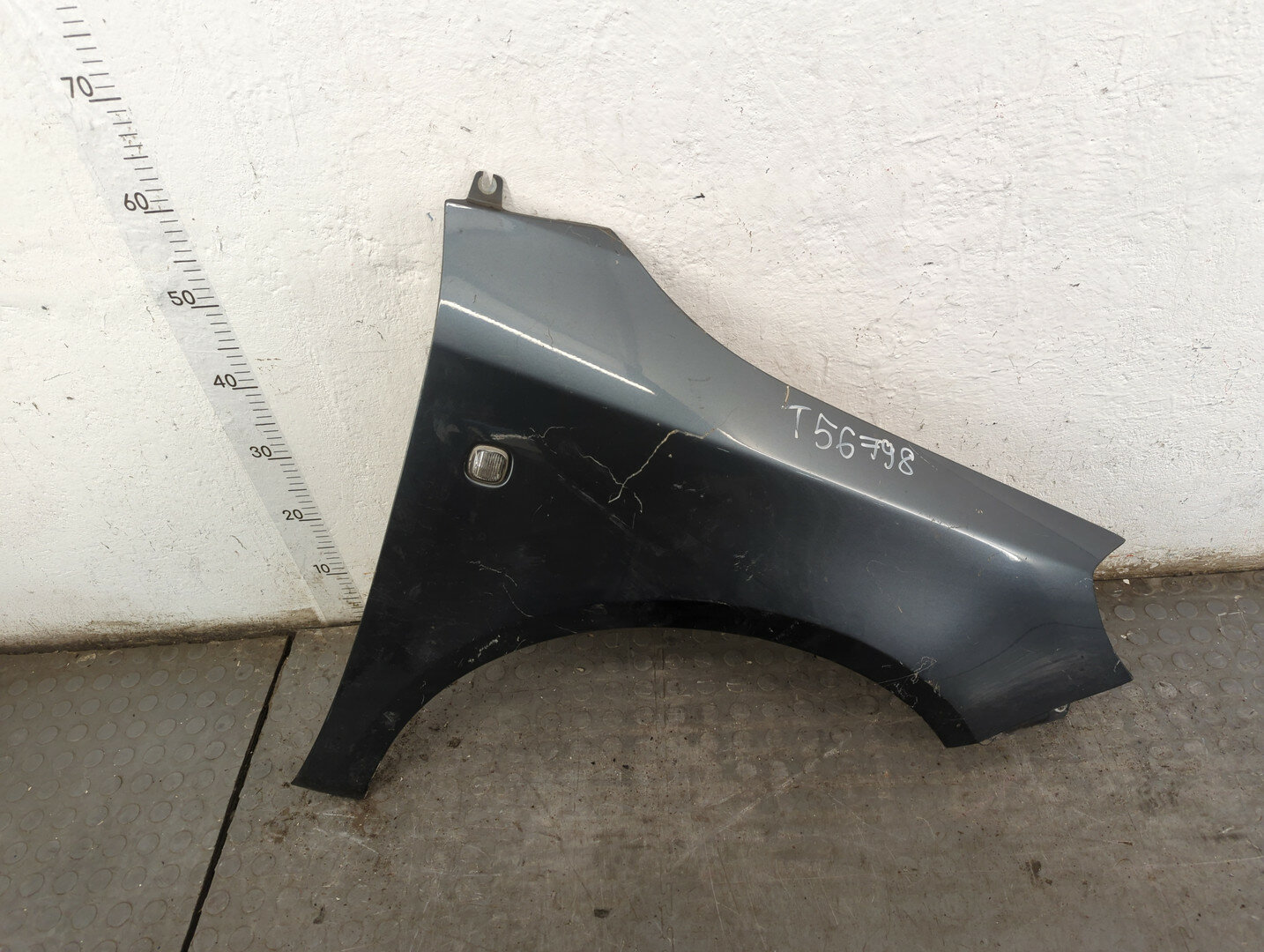 Крыло правое переднее Skoda Fabia Б/У