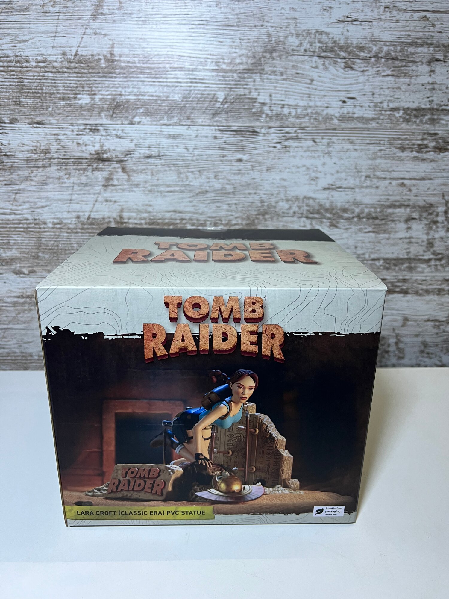Фигурка Лара Крофт, расхитительница гробниц , Tomb Raider, 17 см от Dark Horse Deluxe