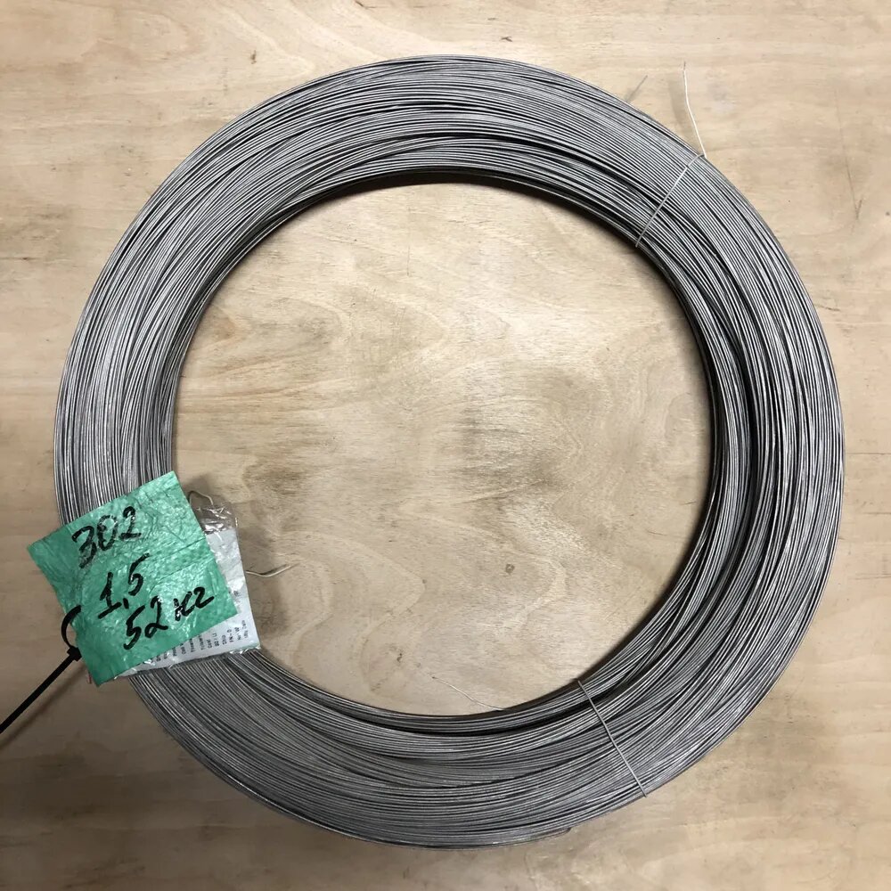 Проволока пружинная нержавеющая 1,5 мм - 10 метров / 0,14 кг. Проволока нержавейка для рукоделия, творчества и пружин.