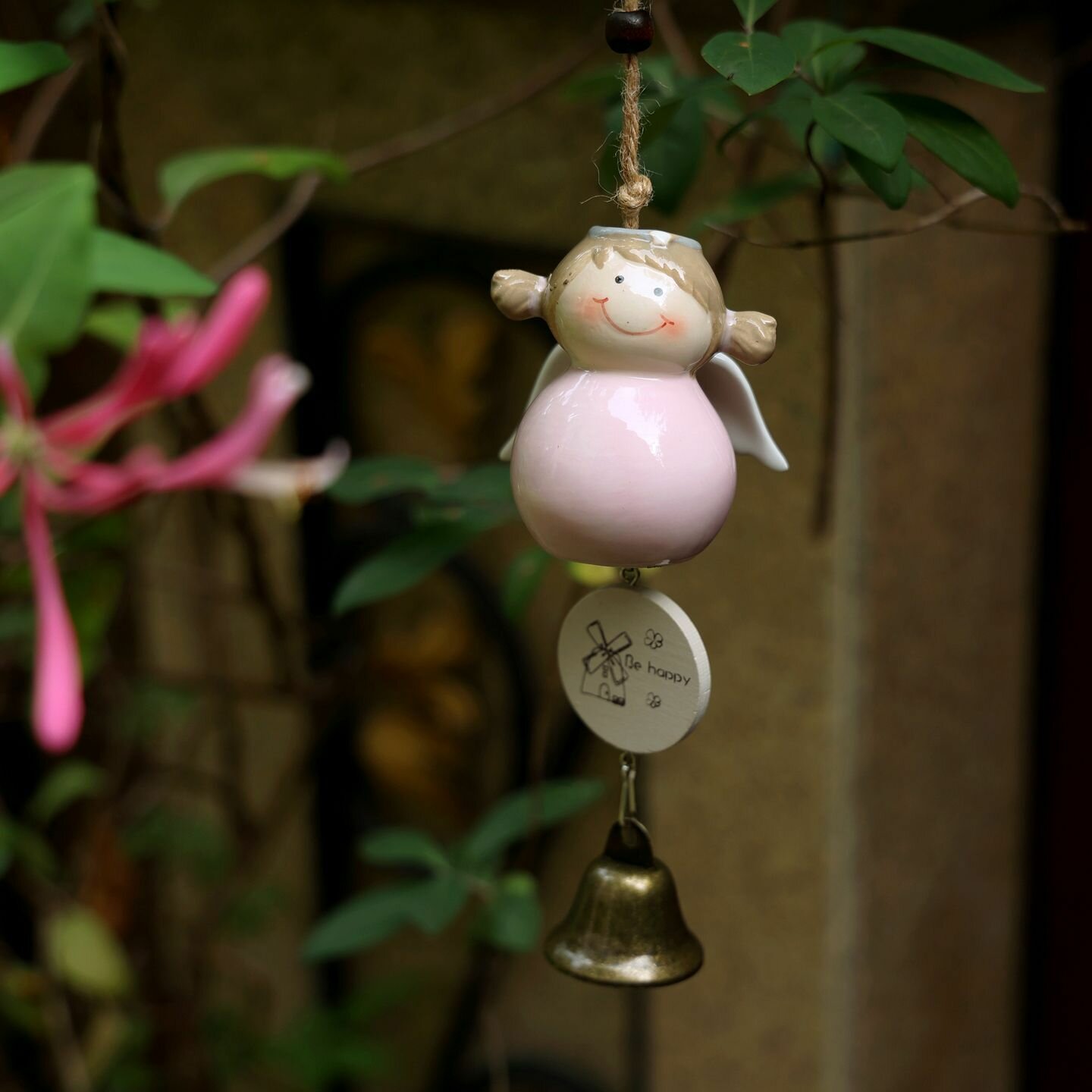Милый и очаровательный керамический ангел ручной работы, украшение для дома, колокольчик, подарок для влюбленных, одноклассников, выпускной подарок, декоративный орнамент.
