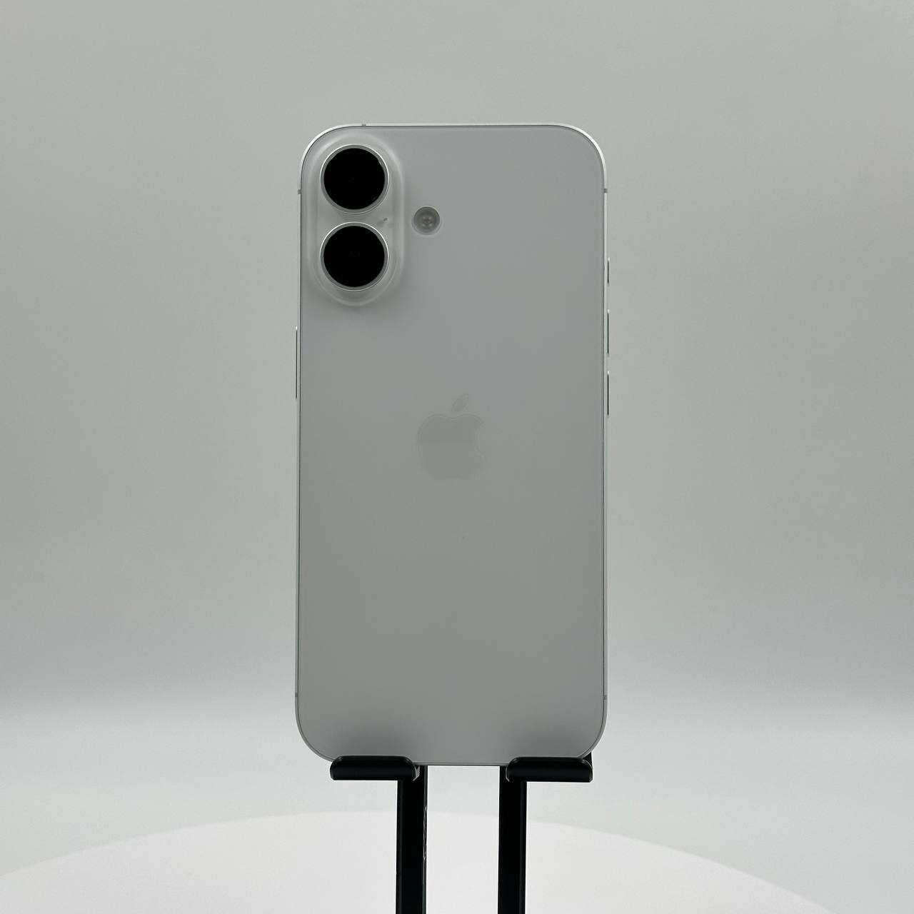Смартфон Apple iPhone 16 128 GB, Dual: nano SIM + eSIM, белый
