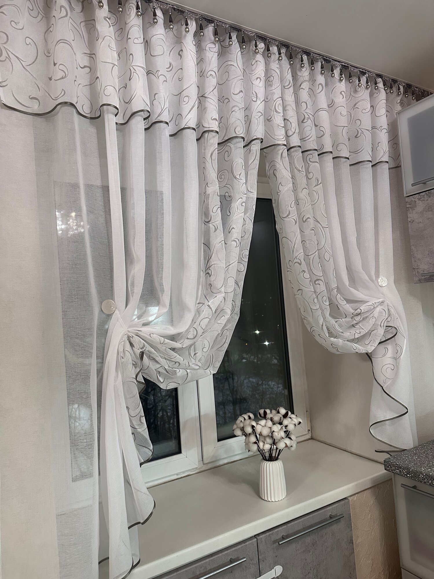 Кухонная штора с ламбрекеном 4х1.7м