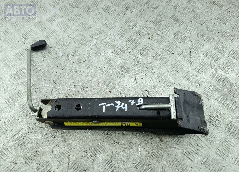 Домкрат Volkswagen Passat B6