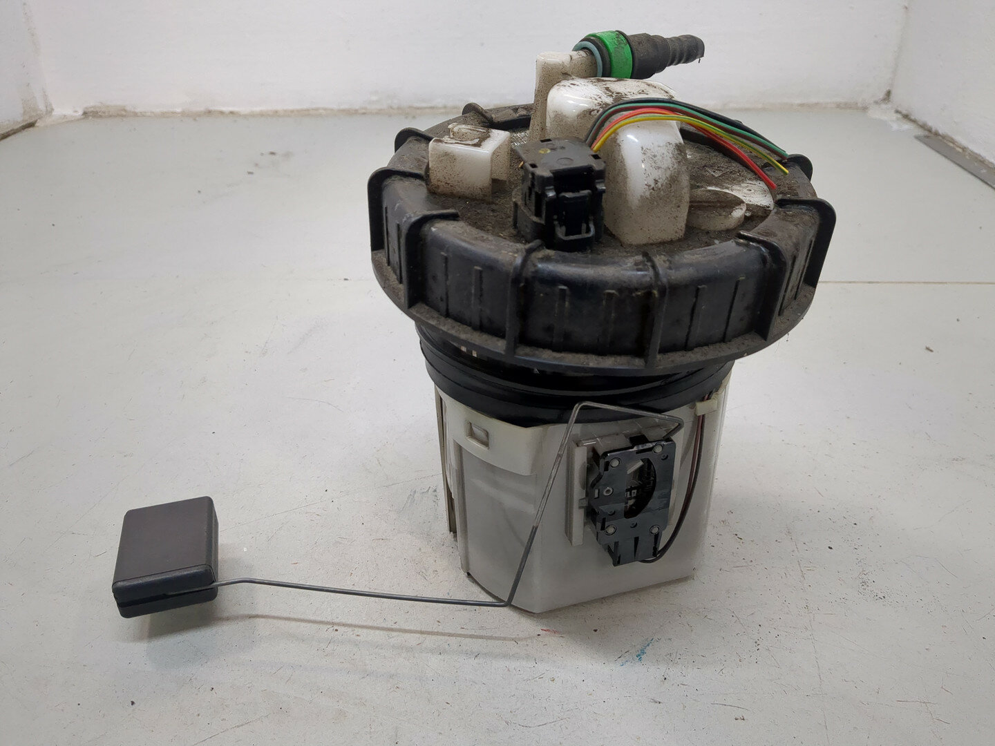 Насос топливный электрический Mazda 6 (GG) Б/У