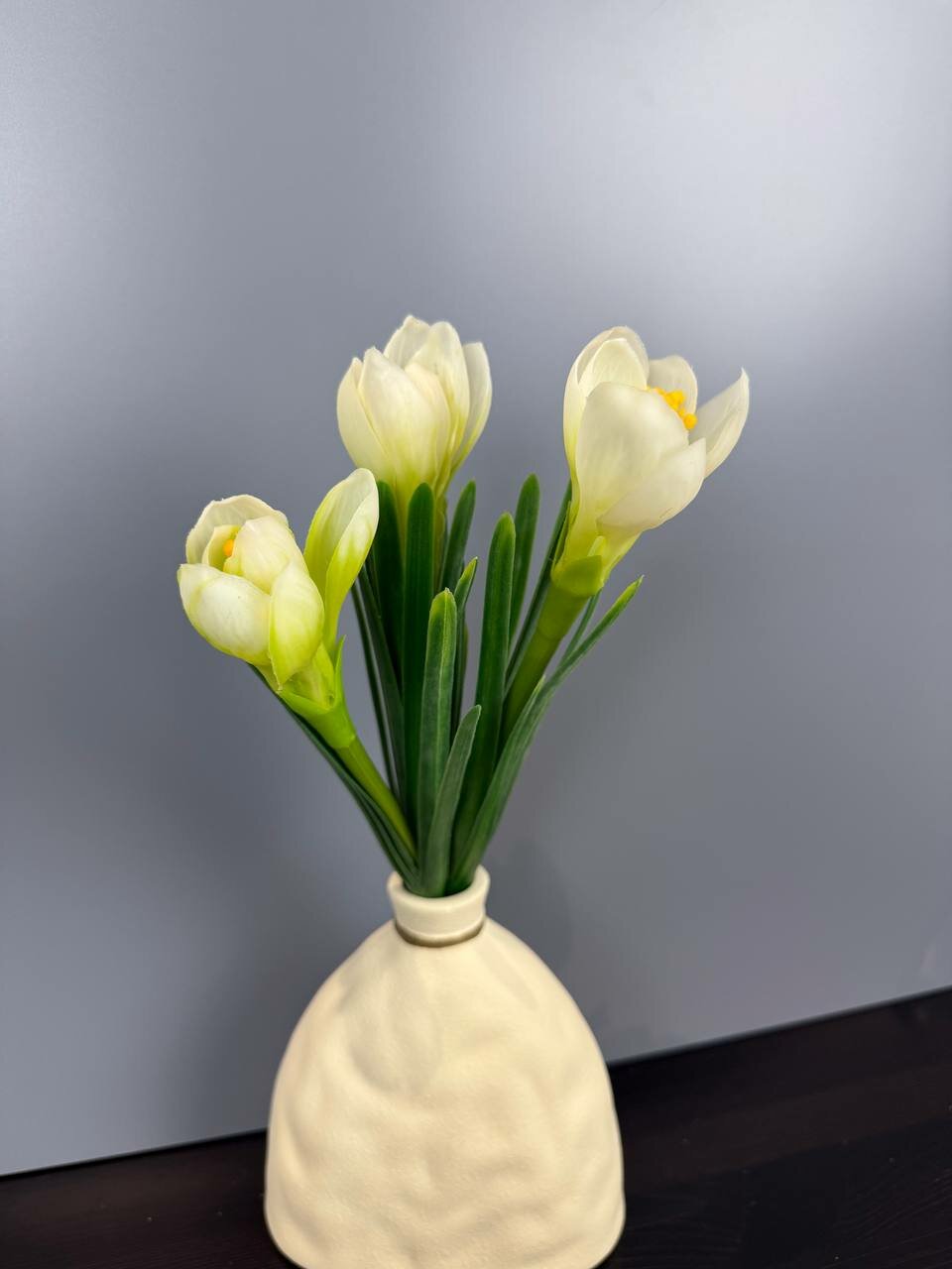 Искусственные цветы для декора букет Крокусов из силикона Кремовый / Реалистичный искусственный цветок 32 см