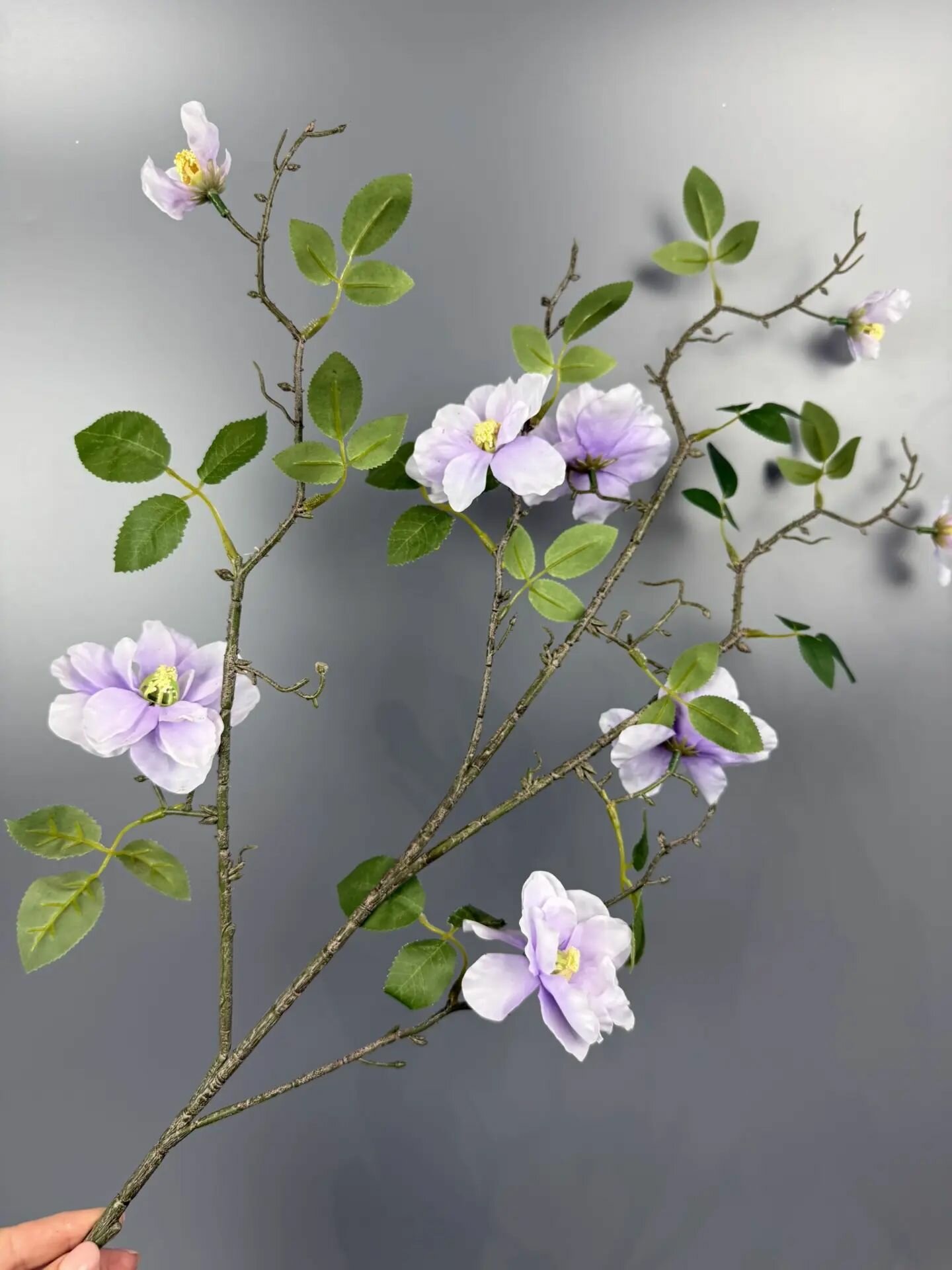 Цветущая весенняя флористическая ветка клематис сиреневый для декораторов фитостен 75 см