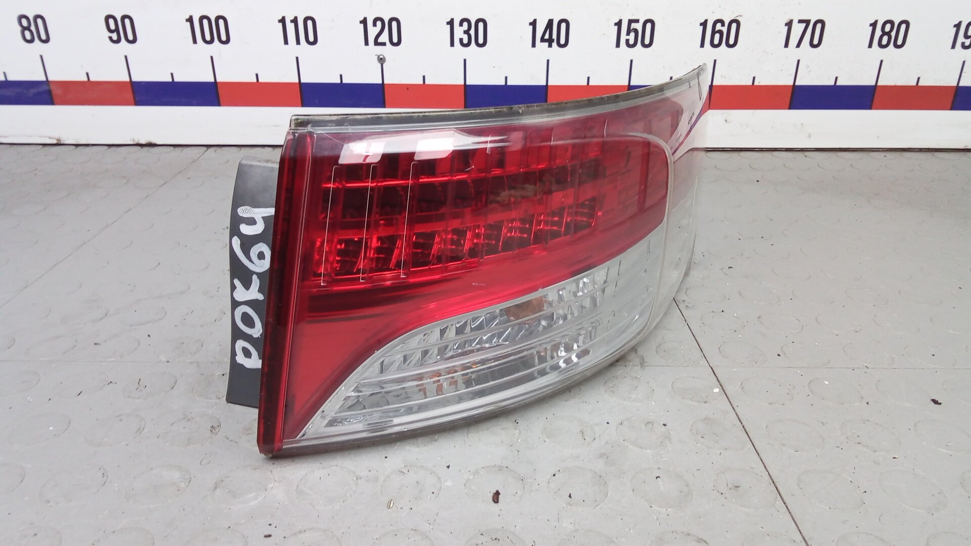 Фонарь задний правый TOYOTA AVENSIS T27