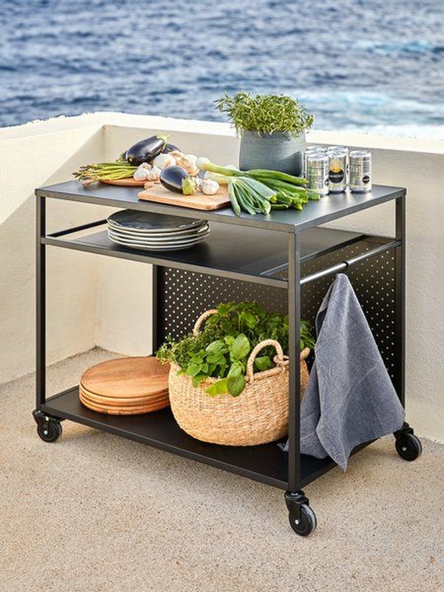 Стол-гриль на колесиках Jysk INDSLEV, цвет черный Ш50 x Д90 x В84 см.