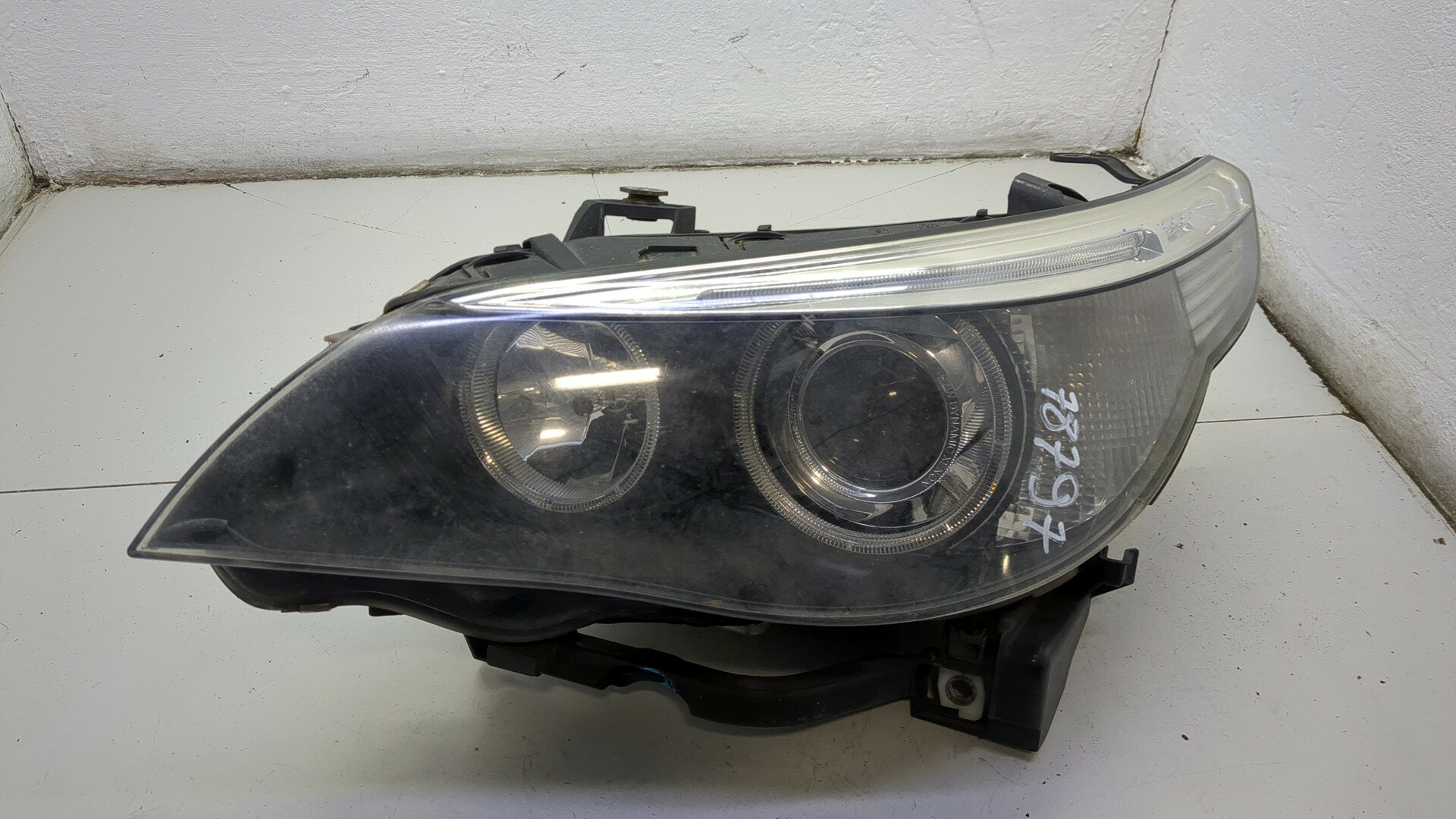 Фара (передняя) левая BMW 5 E60 Б/У