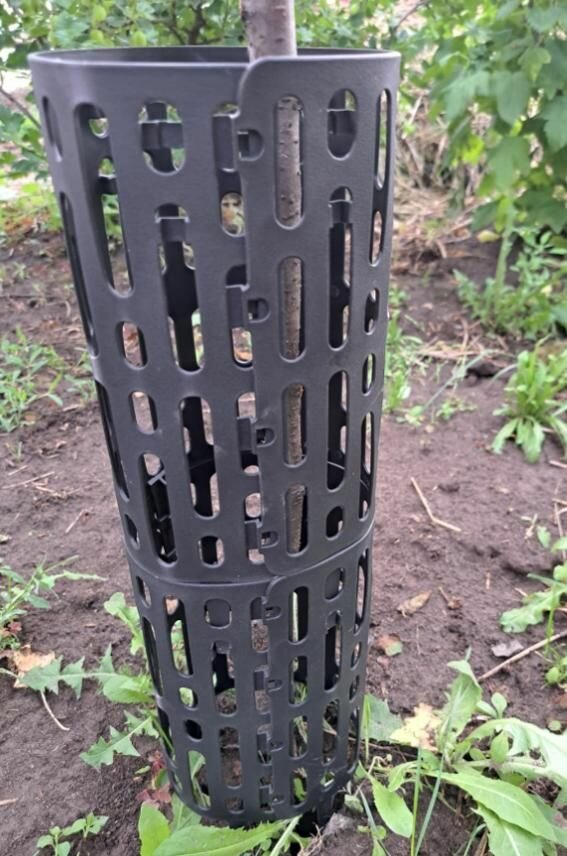 Тапенер садовый КантаПлюс пластиковый, оливковый, 370х200х2 мм, диаметр 110 мм